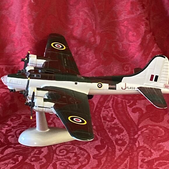 New-Ray | Toys | Newray 203 1100 Boeing B17 Camouflage Wraf Markings ...